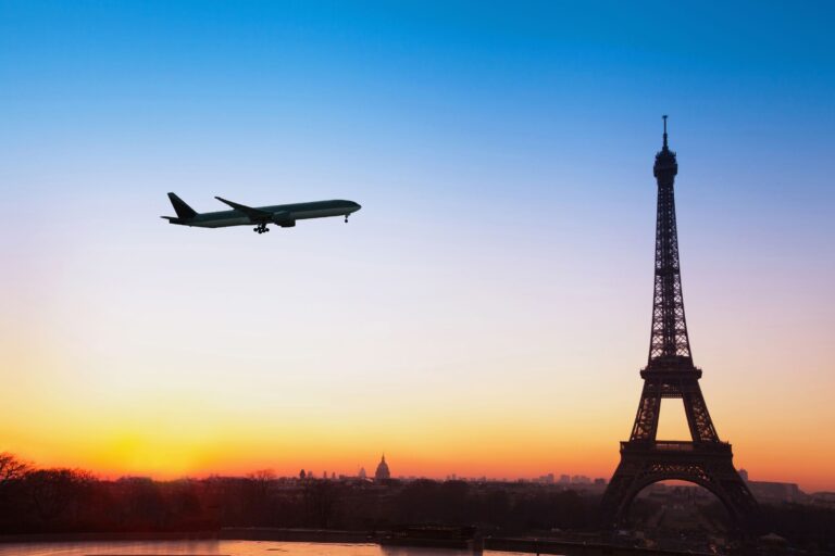 Best Time to Fly to Paris | Cheapest Months & Flight Tips